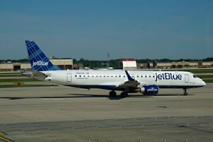 JetBlue E190 Detroit to Boston Economy Class Review