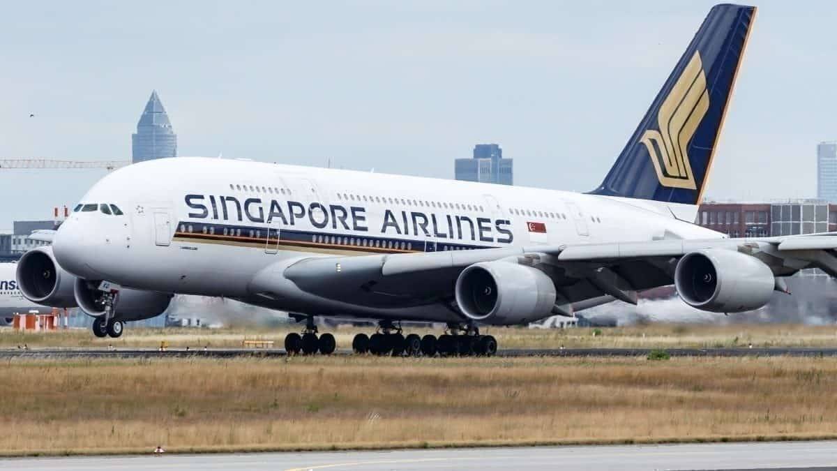 Airbus A380 Wing Checks Ordered After Cracks Found