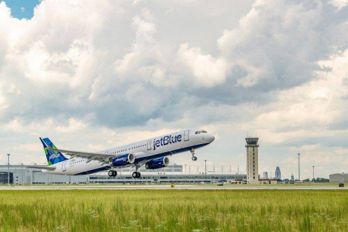 Will United Airlines Get JetBlue’s Mexico City Slots?
