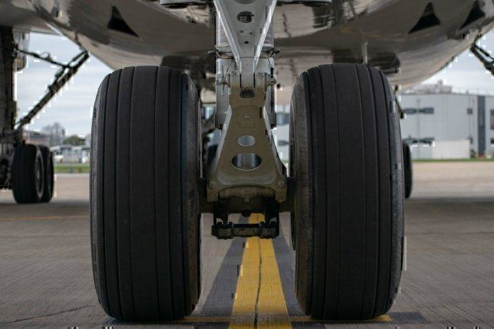 Southwest Boeing 737 Damaged By Tire Bursting On Landing