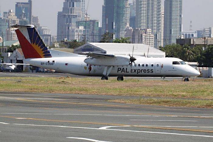 High-Density Turboprops: These Airlines Operate The Active Dash 8 ...