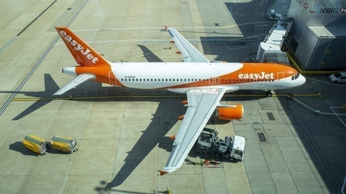 easyJet To Close Half Of Its London Bases