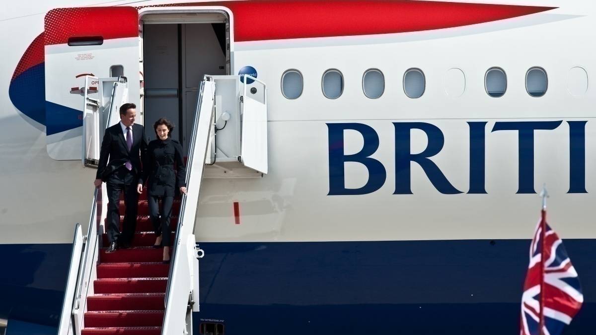 David Cameron's Bodyguard Leaves Loaded Gun In British Airways Toilet