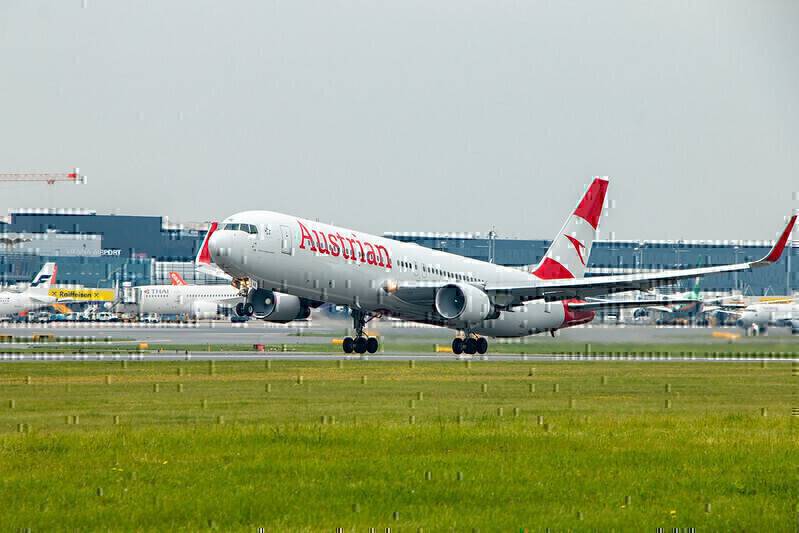 Austrian Extends Flight Grounding Until Mid-April