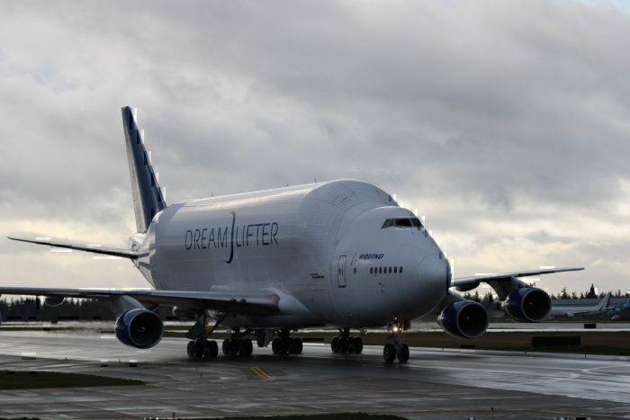 Boeing Offers The Dreamlifter To Transport Medical Aid