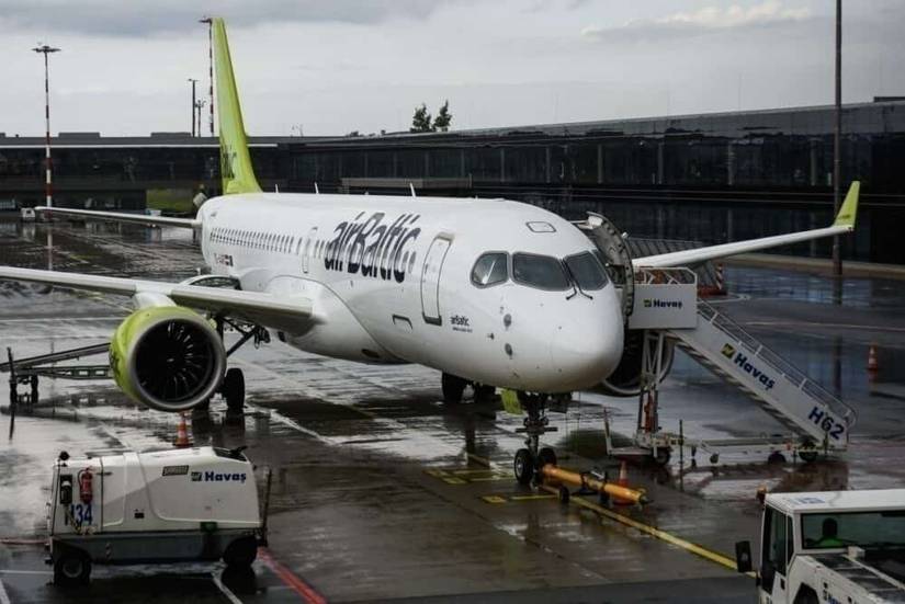 Planespotting 101: How To Identify Each Major Commercial Aircraft Type