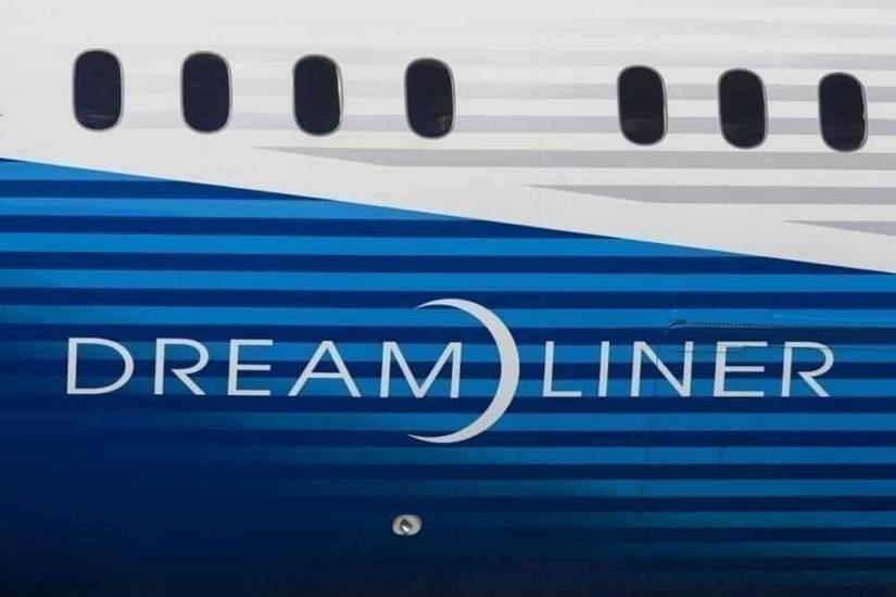 How The Boeing 787 Dreamliner's Dimmable Windows Work