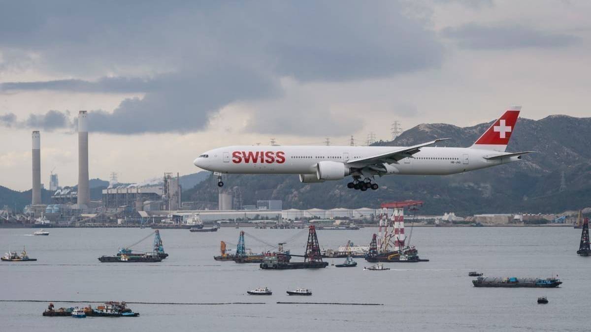 How Do Pilots Stop An Aircraft Upon Landing?