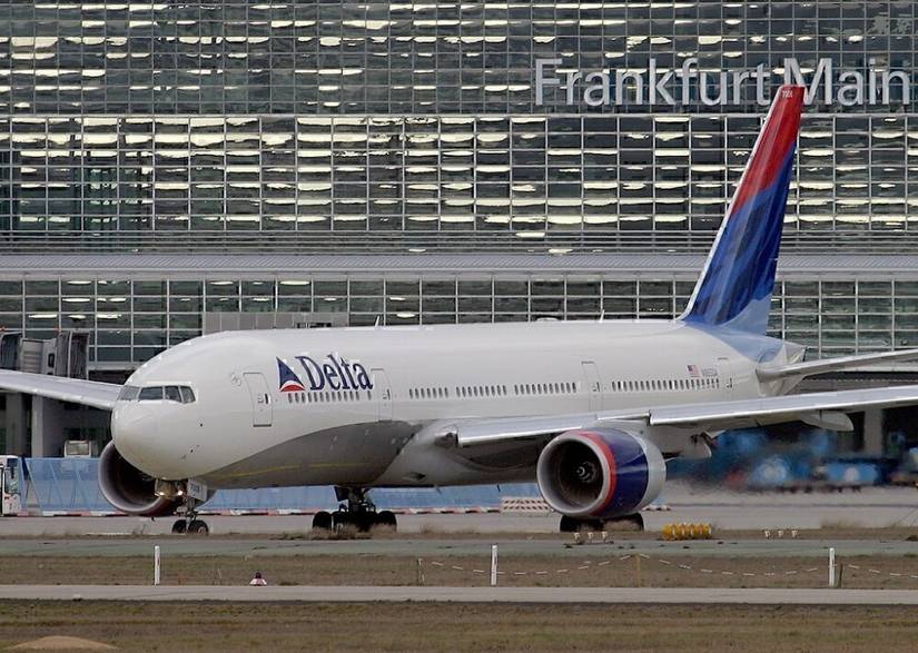 does delta fly 777