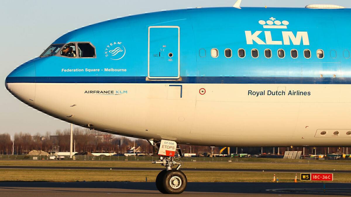 Passengers Stuck Inside KLM Planes Inbound From South Africa