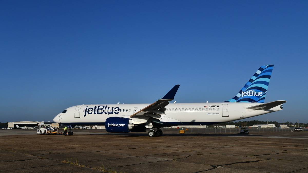 JetBlue's First Airbus A220 Completes Its Maiden Flight