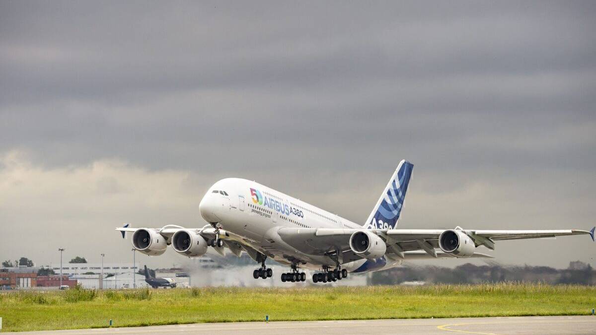 An Airbus A380 Stretch: The 900 Seat Variant That Never Was
