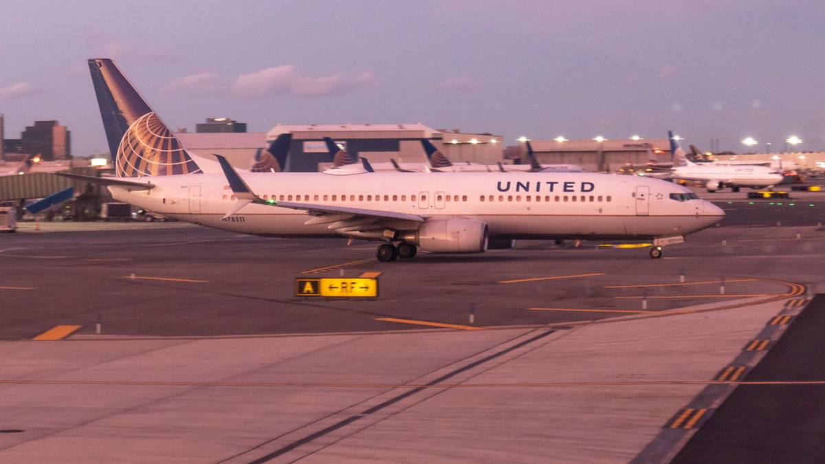 United Boeing 737 Damaged After Aircraft Veered Off Runway