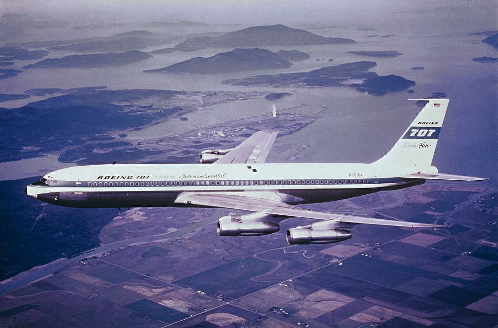 New Vs Old: Comparing The Boeing 707 To The 787 Dreamliner