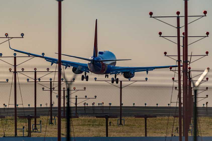 The Other Time A Plane Flipped Over: The Story Of FedEx Flight 80