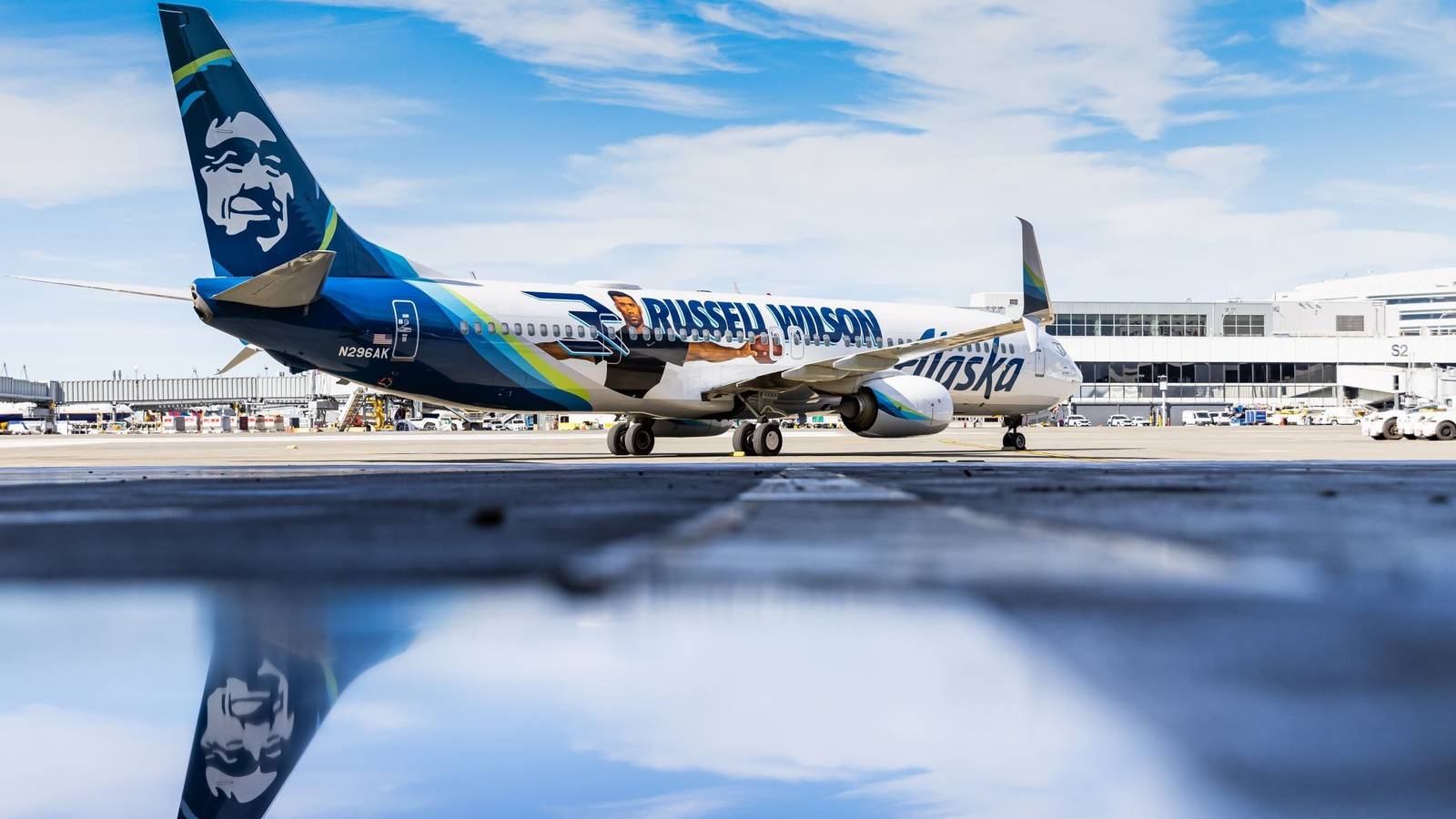 Battle For Seattle: Delta And Alaska Go After Seahawks Fans