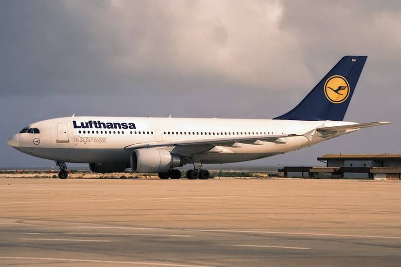 The Airbus A310 vs Boeing 767 - A Comparison