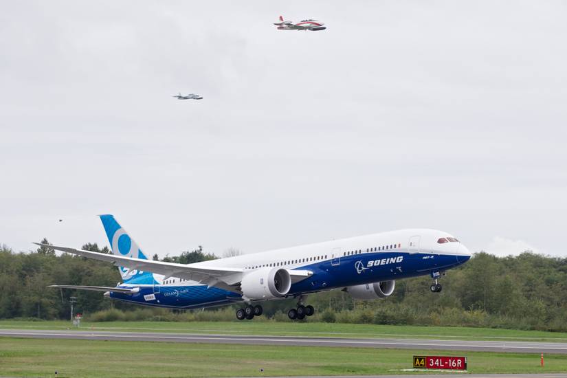 Paint Is Flaking On Air New Zealand's Boeing 787 Wings