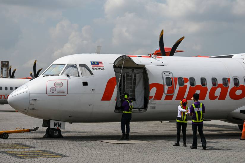 ATR 72 Vs Dash 8 - Which Turboprop Aircraft Is Better?