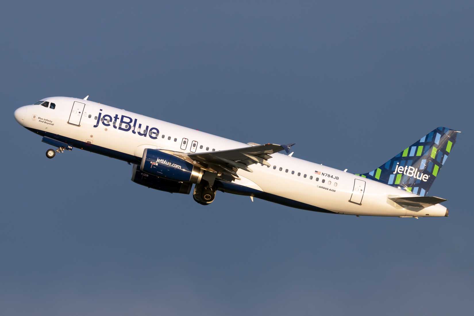 What Happened To The JetBlue Plane That Landed With Jammed Nose Gear 19 ...