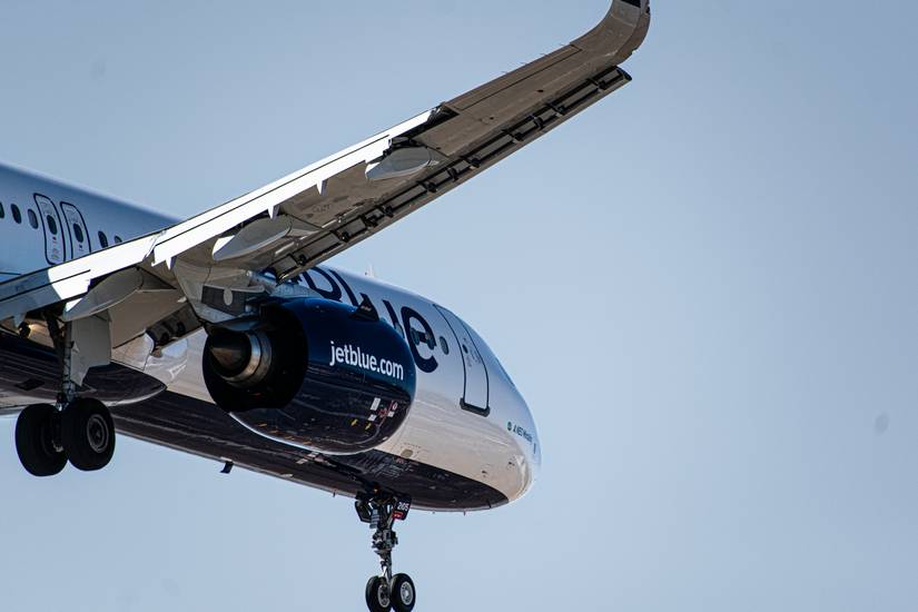 JetBlue Airbus A320 Returns To Jacksonville Due To Engine Failure