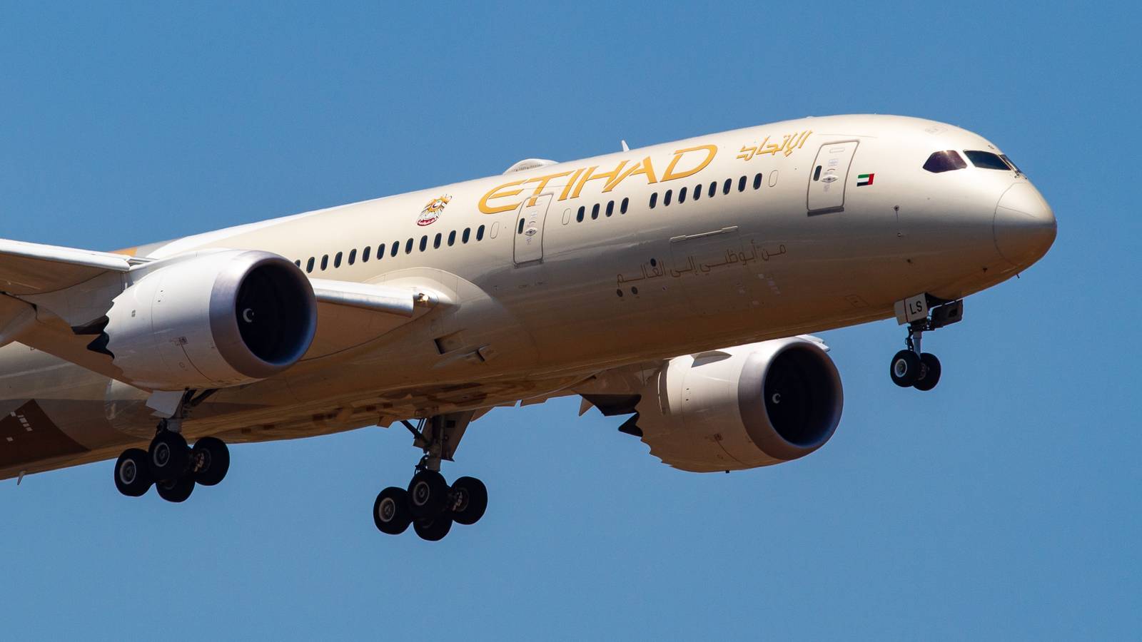 Etihad Celebrates Its First Japanese SAF Delivery