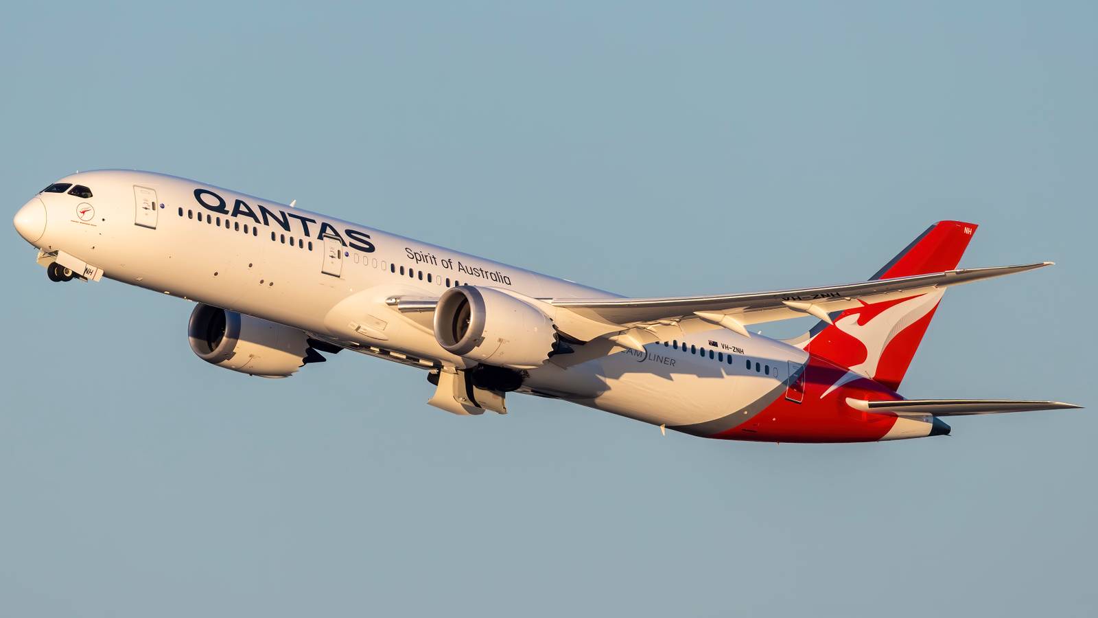 Italy-Bound: Qantas Operates First Non-Stop Perth-Rome Flight