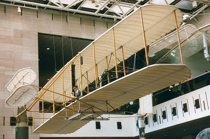 Why Do Aircraft Wingtips Point Upwards?