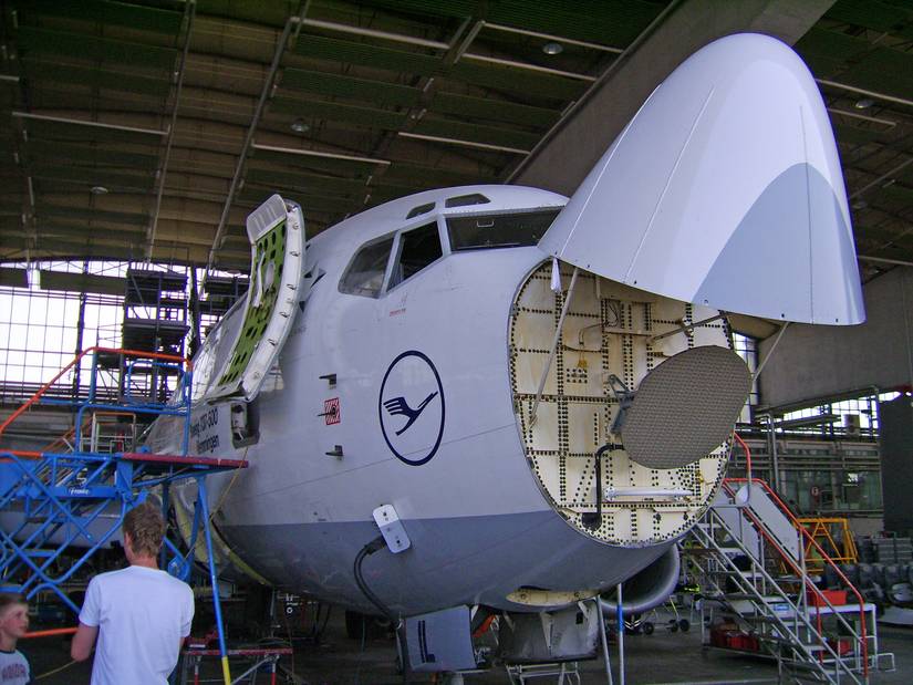 How Pilots Use Weather Radar To Avoid Storm Cells
