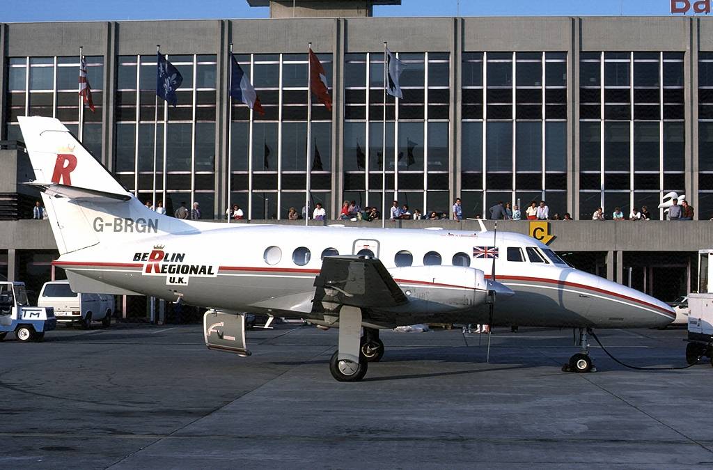 Which Aircraft Designs Feature Cruciform Tails?