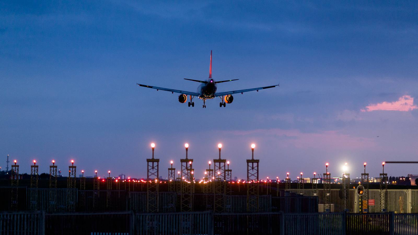 How Airport Radar Works & What It Is Used For