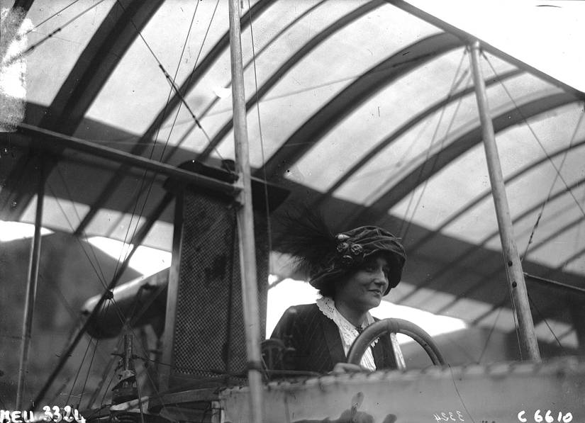 Raymonde de Laroche: The Life & Times Of The World's First Licensed ...