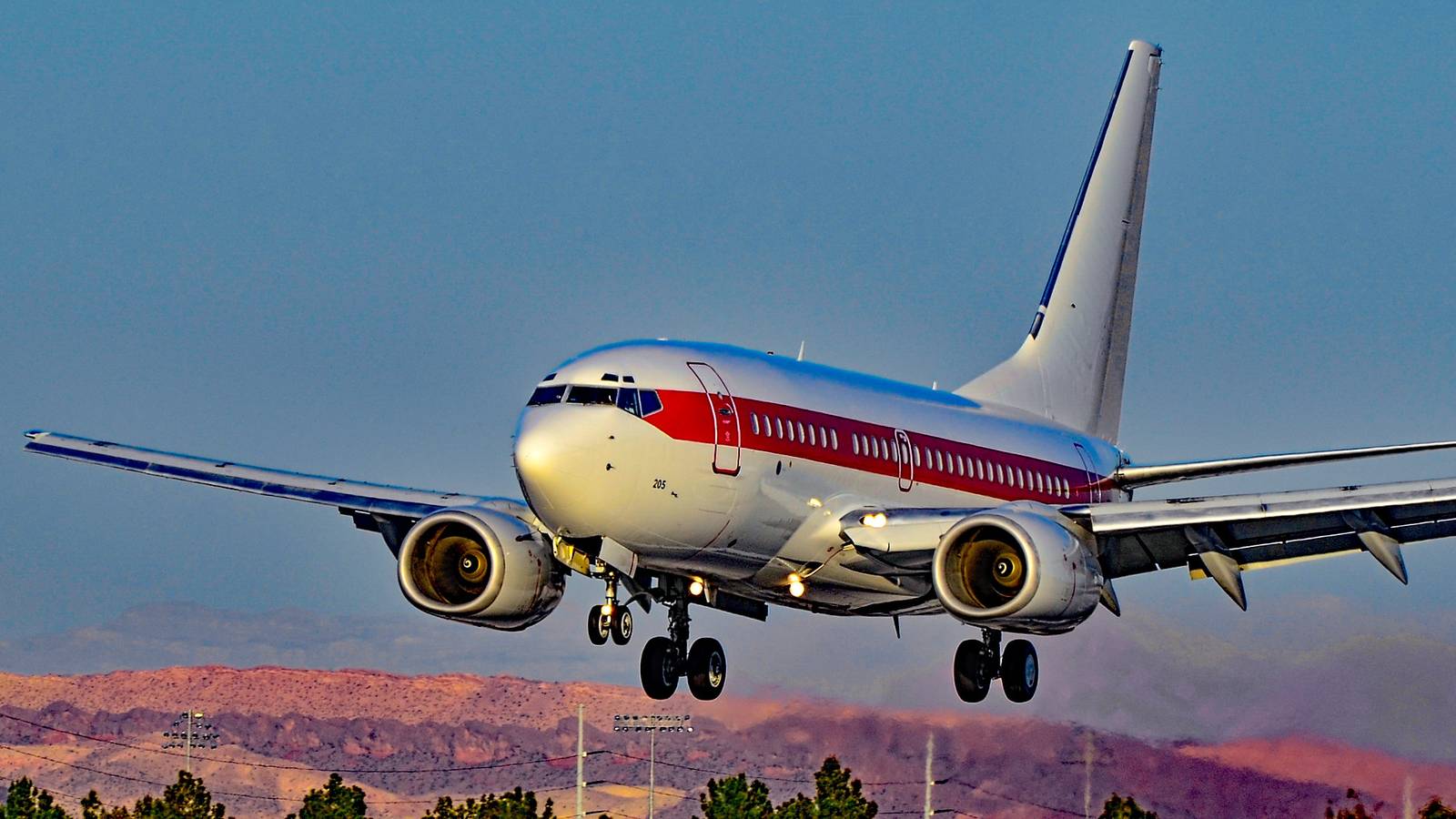 The 737NG Family's Smallest Variant: Which Airlines Fly The Boeing 737-600?