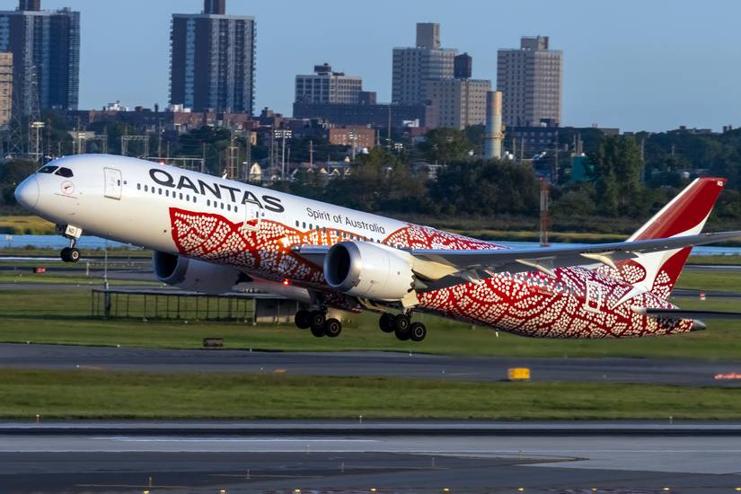 The Airbus A380 Vs Boeing 787 - Which Plane Is Best?