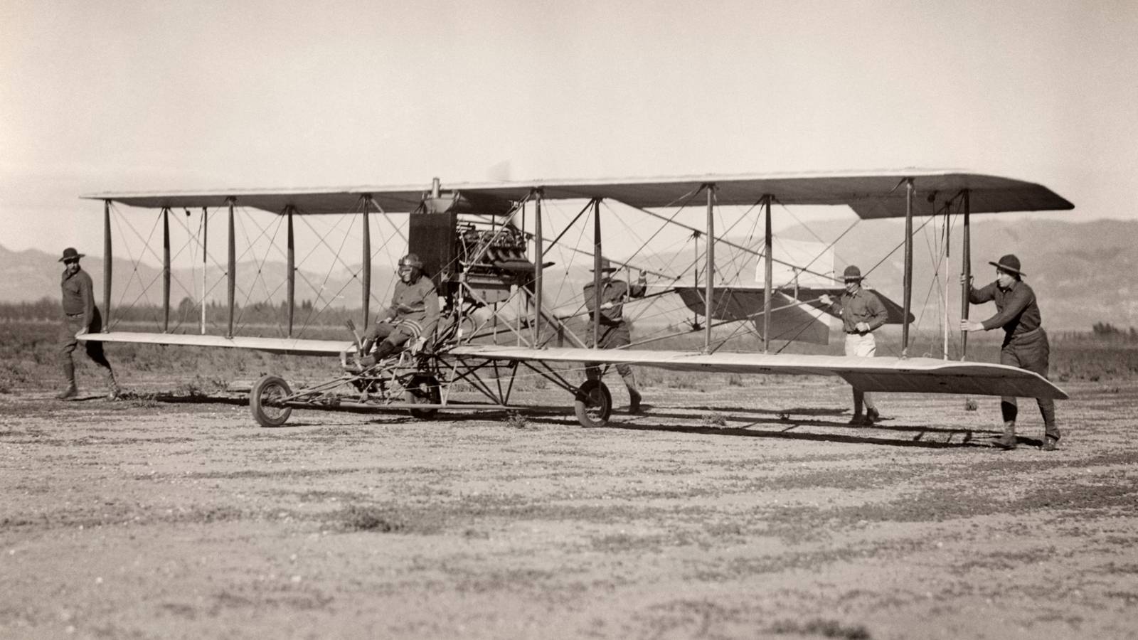 How Glenn Curtiss Rivaled The Wright Brothers