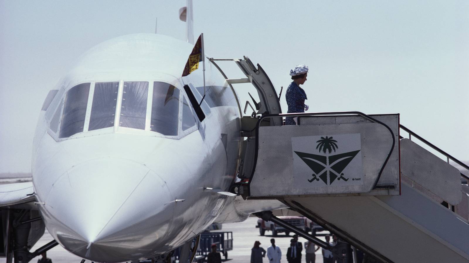 In Memoriam: Queen Elizabeth's Aviation Heritage - How She Flew