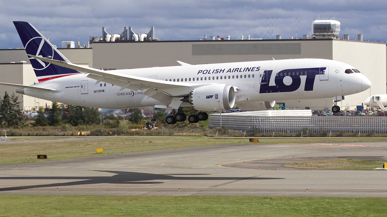 LOT Polish Airlines To Purchase Domestically Produced SAF