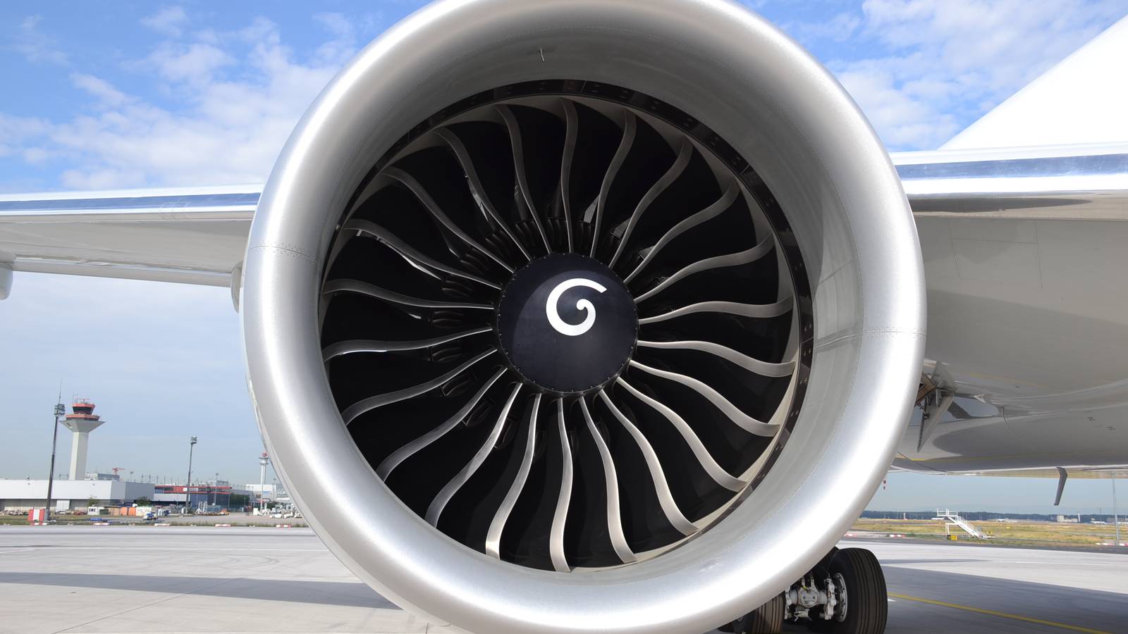 Why Do Modern Jet Engines Have Such Large Fans?
