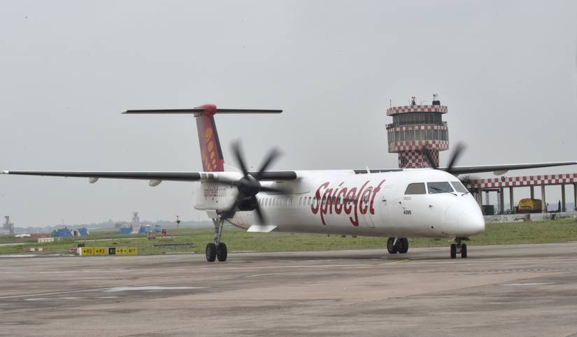 Regulator Tells SpiceJet To Check The Engine Oil Of Its Q400 Fleet