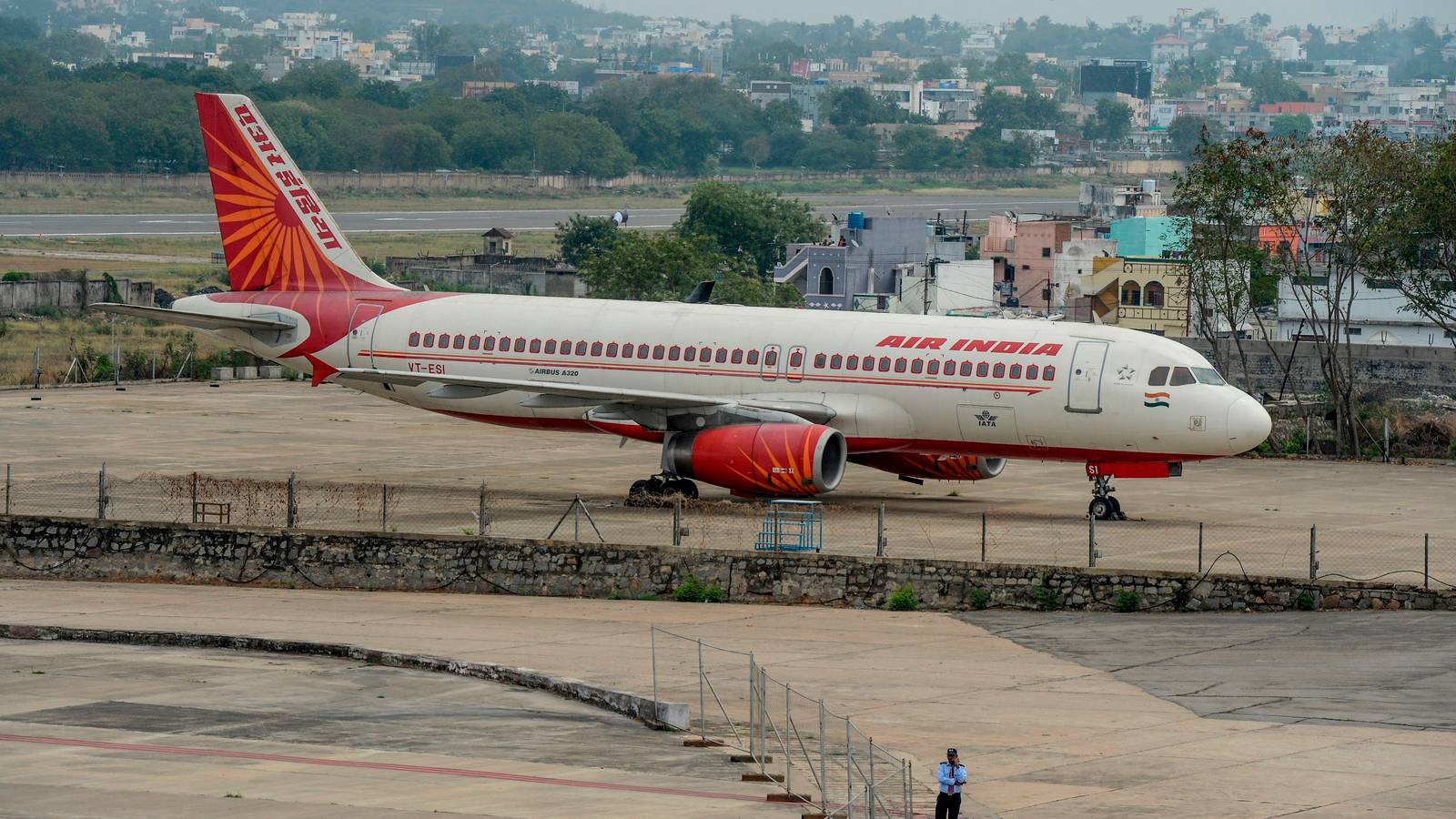 Why Did Some Air India Airbus A320s Have Extra Wheels?
