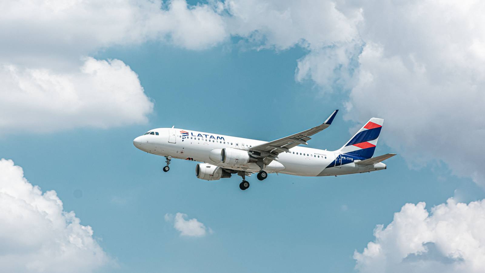 Brazilian Pilots Union Agrees To End Strike