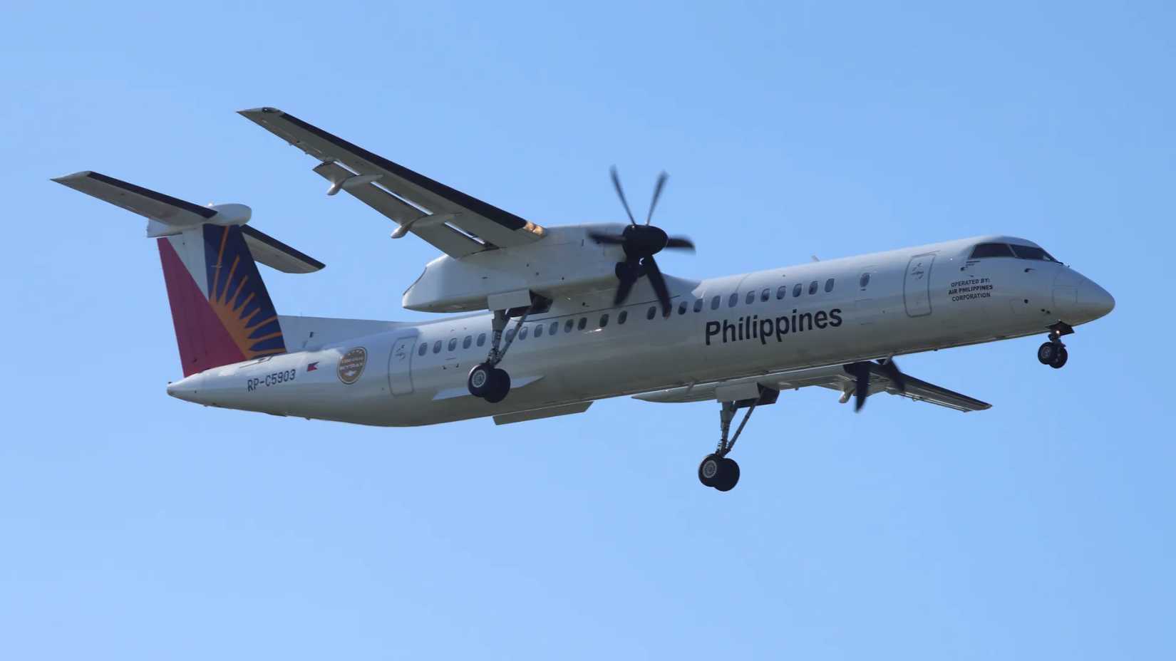 High-Density Turboprops: These Airlines Operate The Active Dash 8 ...