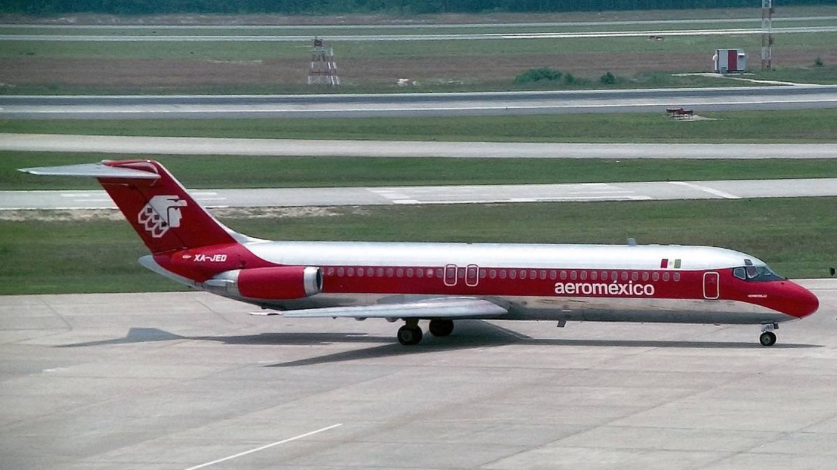 What Caused The Crash Of Aeromexico Flight 498?