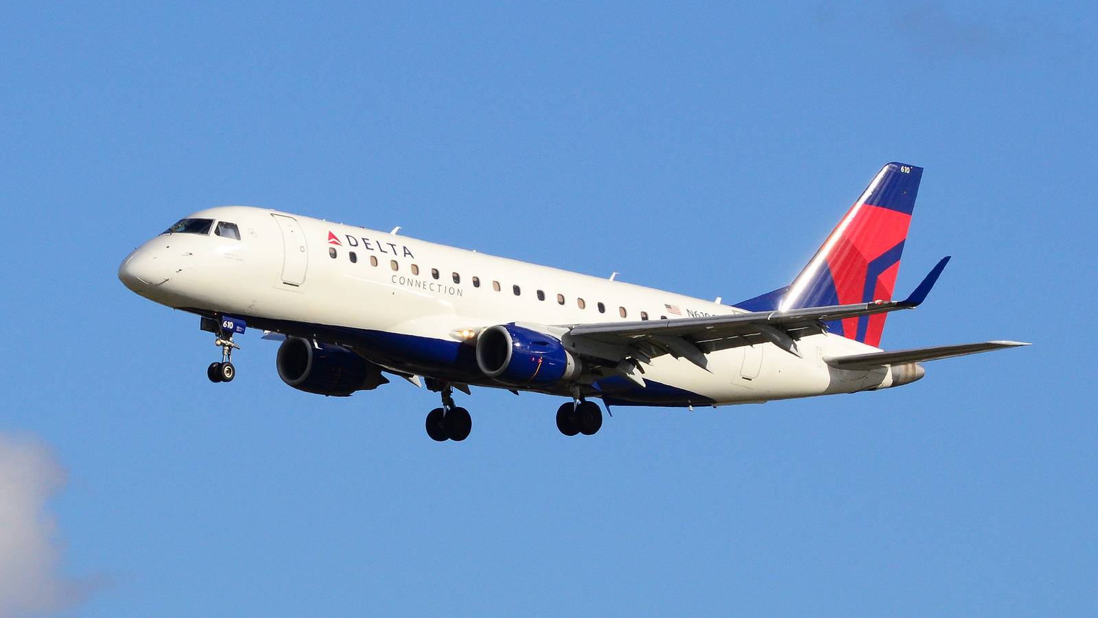 SkyWest Is Delaying Embraer E175 Deliveries As It Needs More Pilots