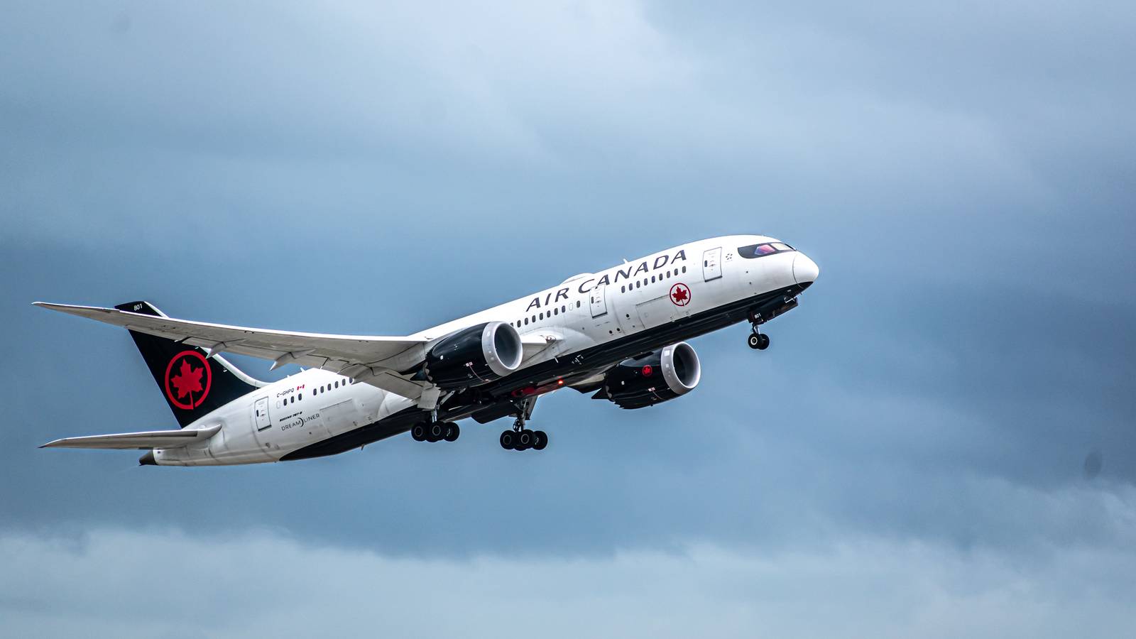 Boeing Asks FAA To Approve Plan To Fix 787 Peeling Paint Issues