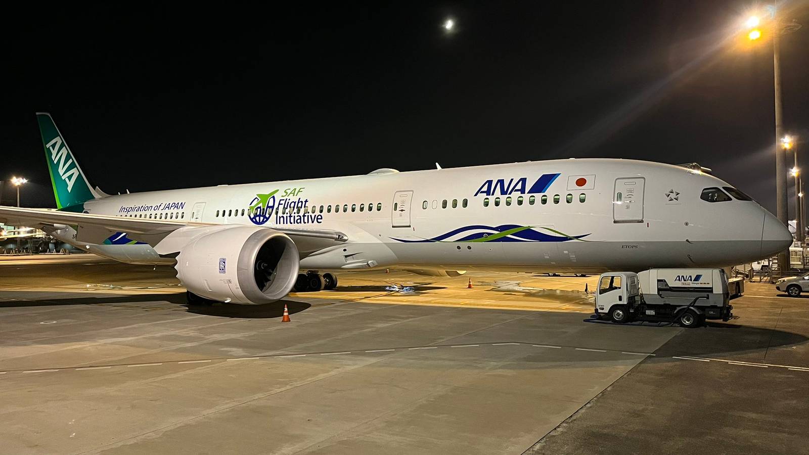 ANA's "Green Jet" Flies Japan's Environment Minister To Frankfurt