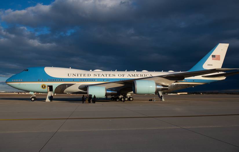 The Boeing 747-8 Vs 747-400 - What's The Difference?