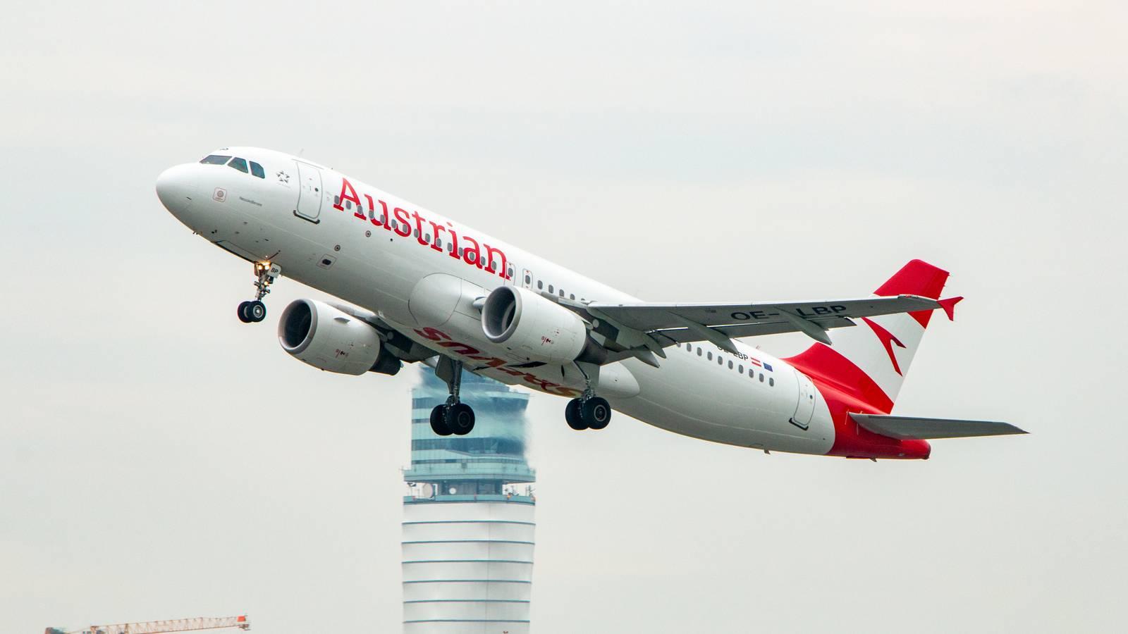 Austrian Airlines Now Lets Passengers Pre-Order Meals On Shorter Flights