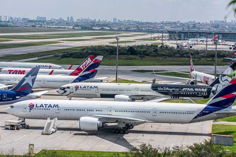 Brazilian Pilots Union Agrees To End Strike