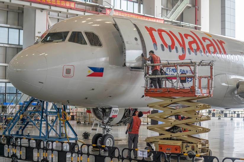 How Many Engineers Are Required To Carry Out A C-Check?